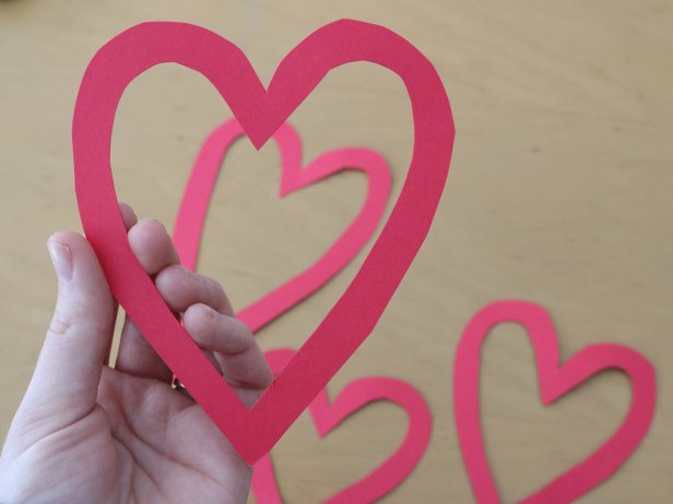 Valentine's Day Kids' Craft: Heart-Shaped Window Clings | HGTV
