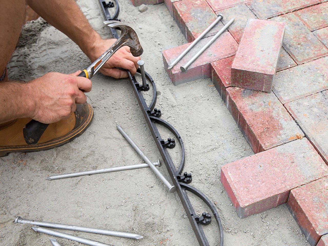 How to Lay a DIY Brick Pathway | HGTV