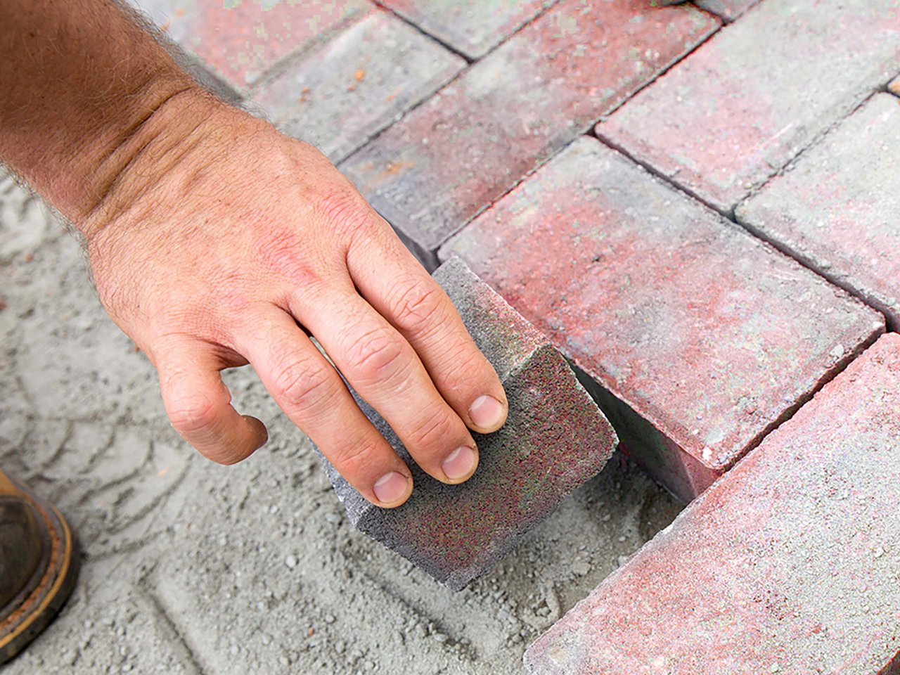 How to Lay a DIY Brick Pathway | HGTV