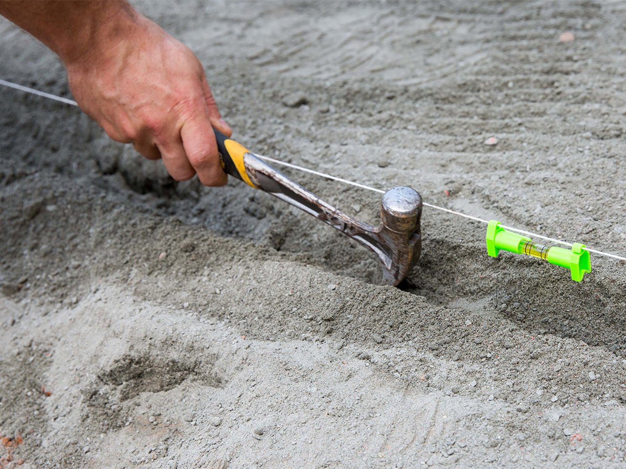 How to Lay a DIY Brick Pathway | HGTV