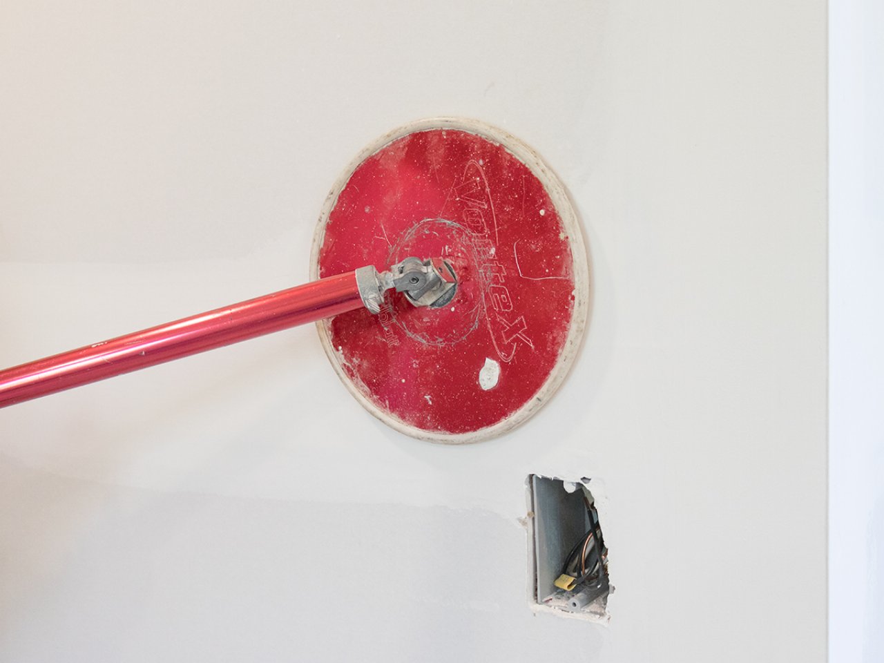 How to Hang Drywall: Installing Drywall Easily and Smoothly | HGTV