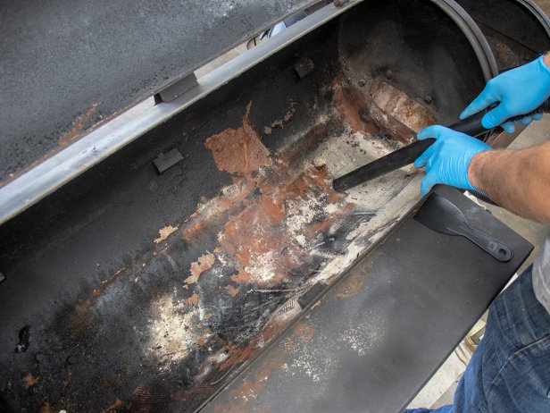 How to Repair and Renew a Charcoal Grill | HGTV