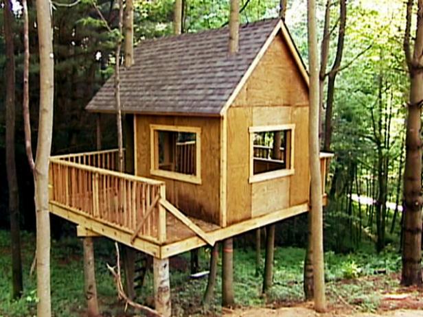 How to Build a Treehouse Video | DIY